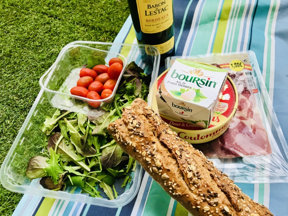 Packing a traditional French Picnic basket - Snippets of Paris
